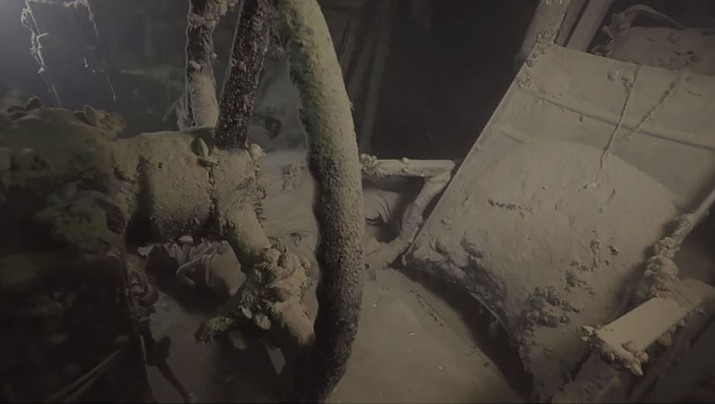 Touring the plane submerged in Lake Mead | Kingman Daily Miner ...